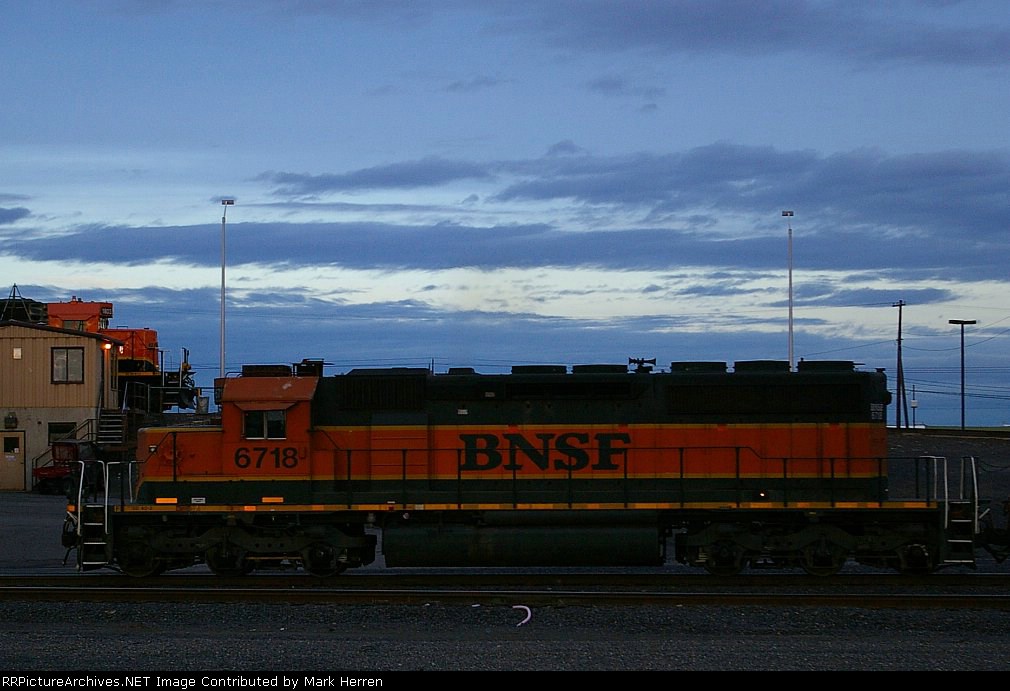 BNSF 6718